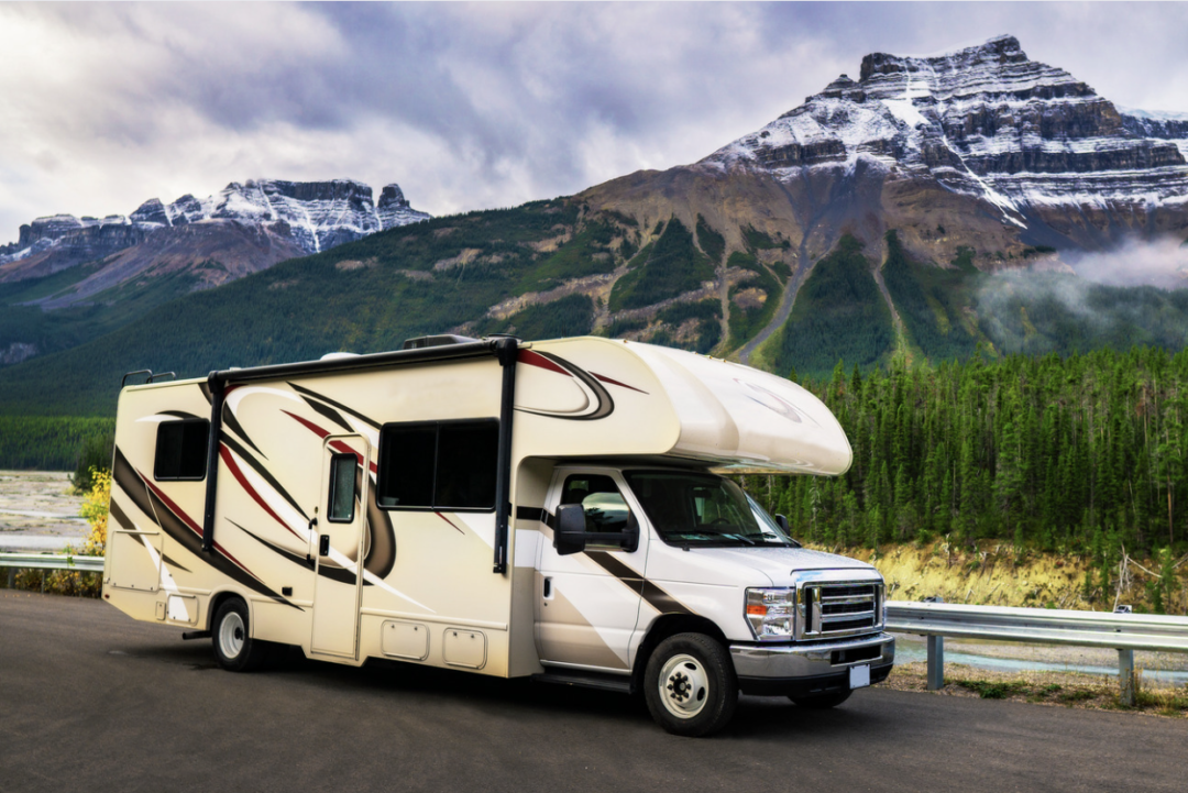 Guest Post | Solo Girl's Guide to Solo RVing As a Woman